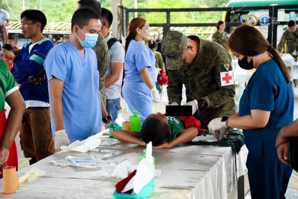 LGU-SCC, Philippine Army conduct free medical-dental mission in San Carlos