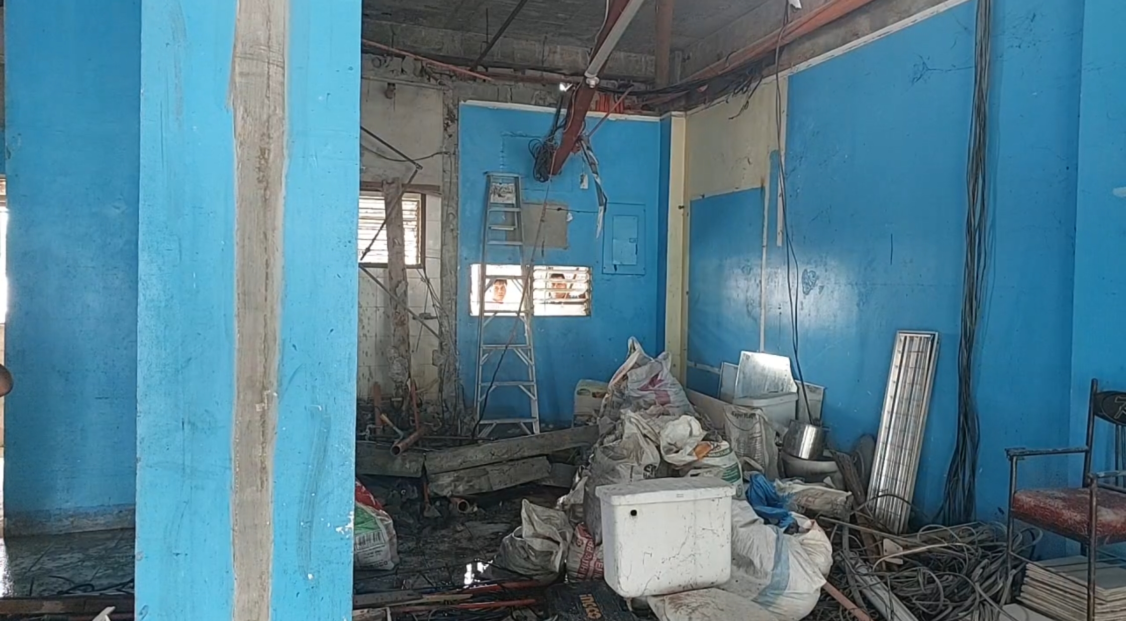 Contractor dies after being crushed by falling concrete wall